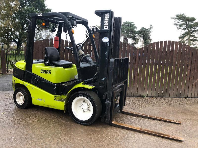 CLARK C30D DIESEL FORK LIFT