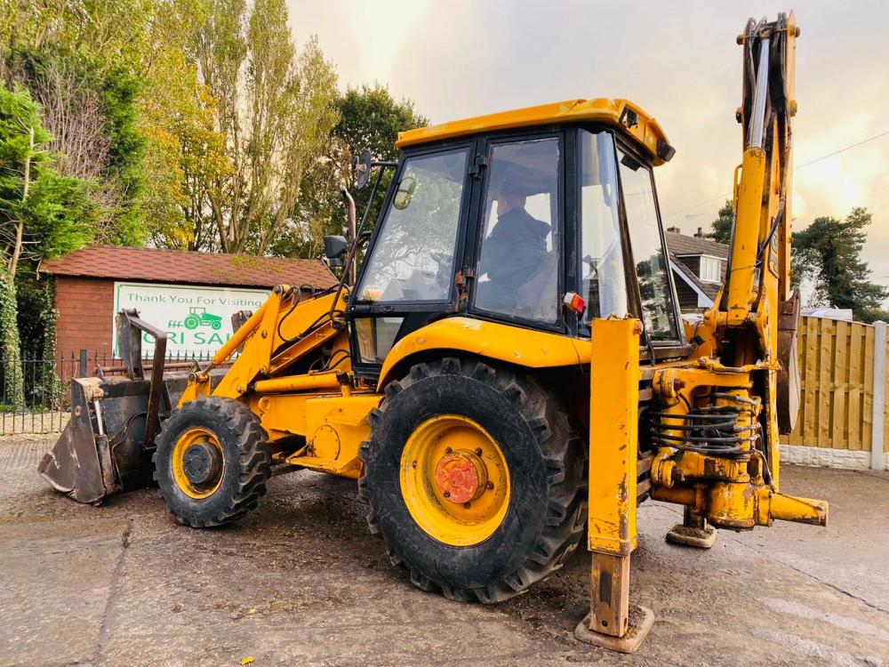 JCB 3CX PROJECT 8 4WD BACKHOE DIGGER C/W EXTENDING DIG
