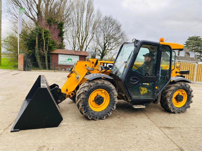 JCB 527-58 AGRI TELEHANDLER * YEAR 2011 * C/W PICK UP HITCH