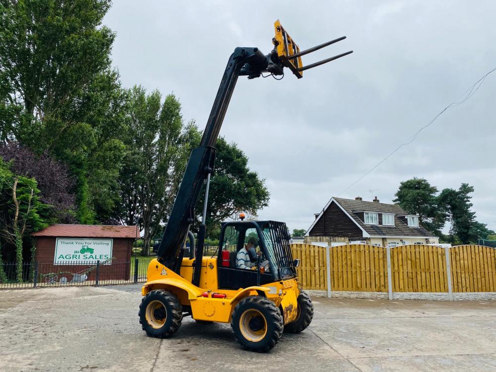 JCB 520-50 TELEHANDLER * YEAR 2012 * ONLY 3006 HOURS
