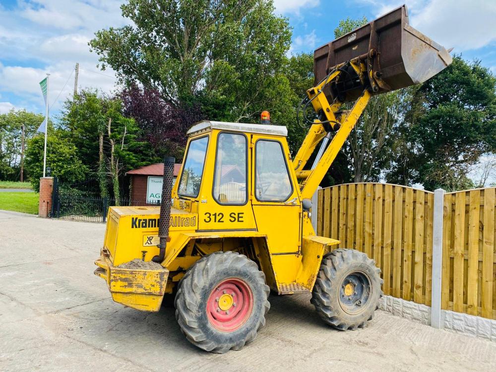 KRAMER ALL RAD 312-SE LOADING SHOVEL C/W BUCKET & TINES