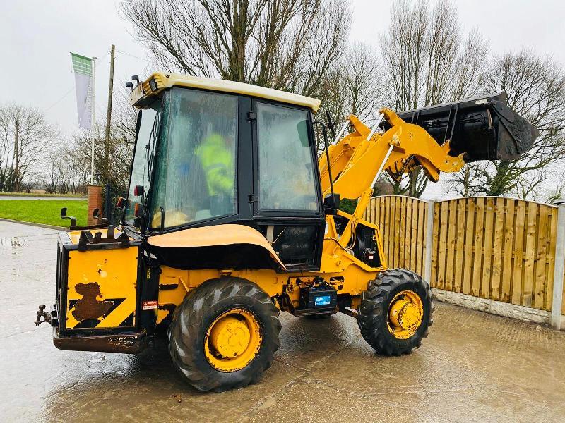 JCB 2CX AIR-MASTER DIGGER C/W FOUR IN ONE BUCKET