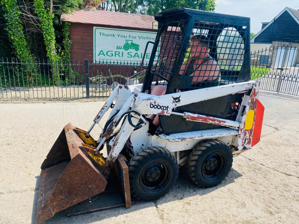 BOBCAT 313 SKIDSTEER C/W BUCKET & MUCK FORK