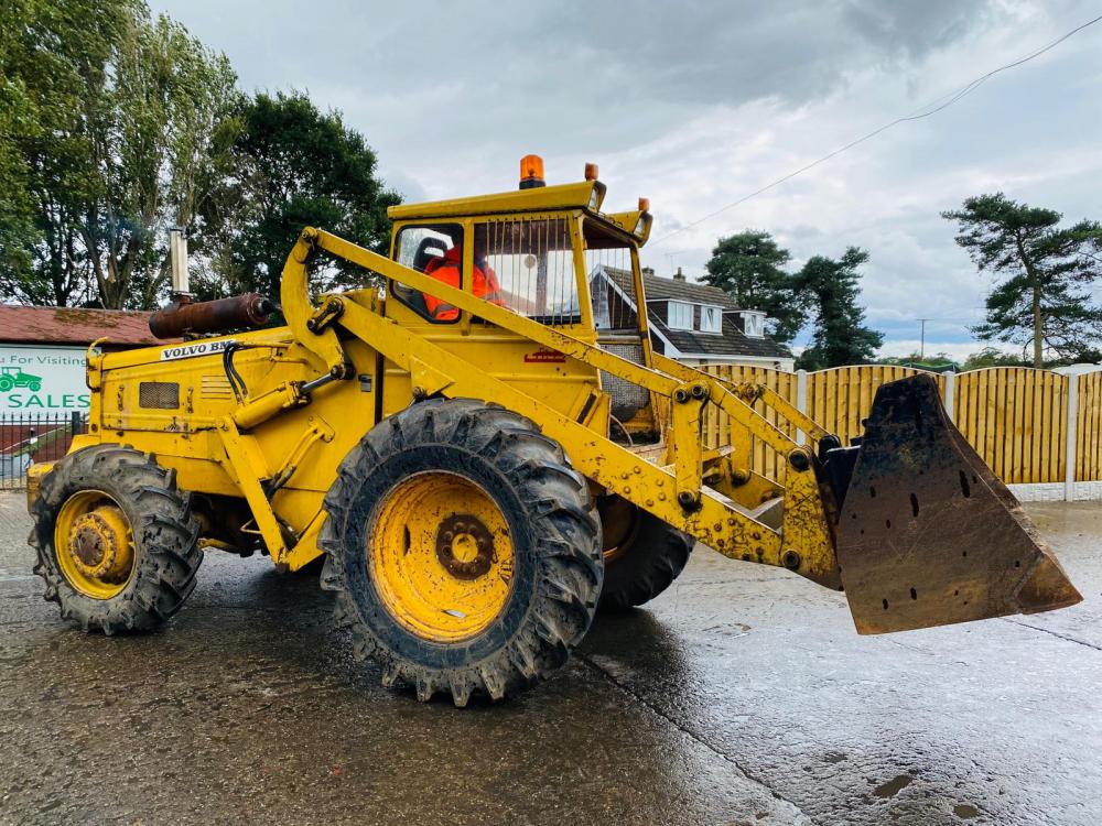 VOLVO BM 4WD LOADING SHOVEL C/W BUCKET