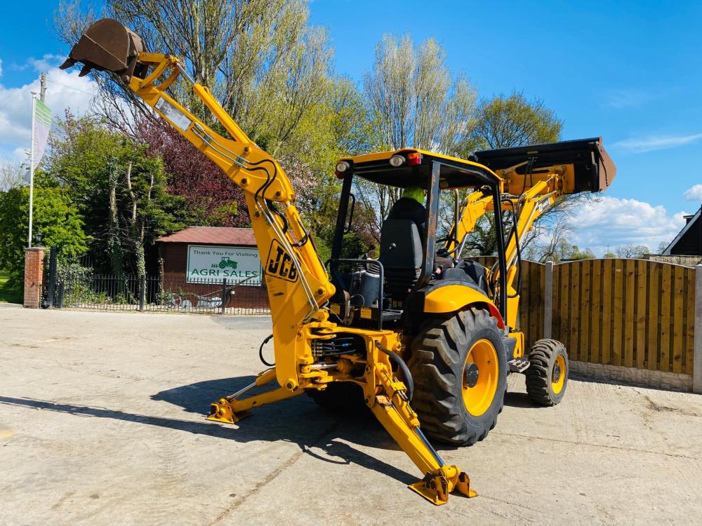 JCB MIDI CX BACKHOE DIGGER C/W BACK ACTOR