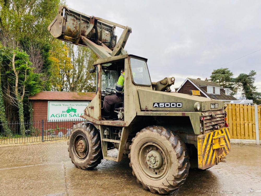MUIR-HILL A5000 4WD LOADING SHOVEL * EX MOD * C/W FOUR IN ONE BUCKET