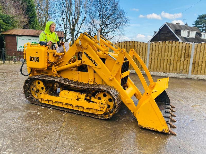KOMATSU D20S-3 TRACKED LOADER C/W BUCKET