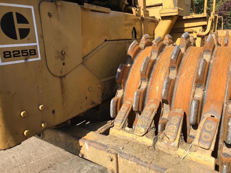 CAT 825B COMPACTOR C/W BLADE