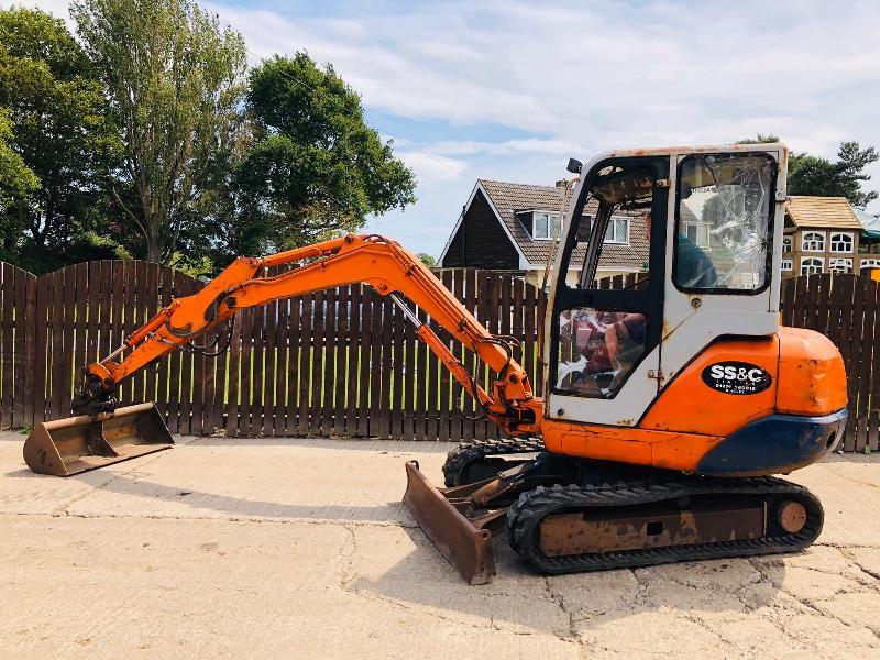 HITACHI 3 TON TRACKED EXCAVATOR