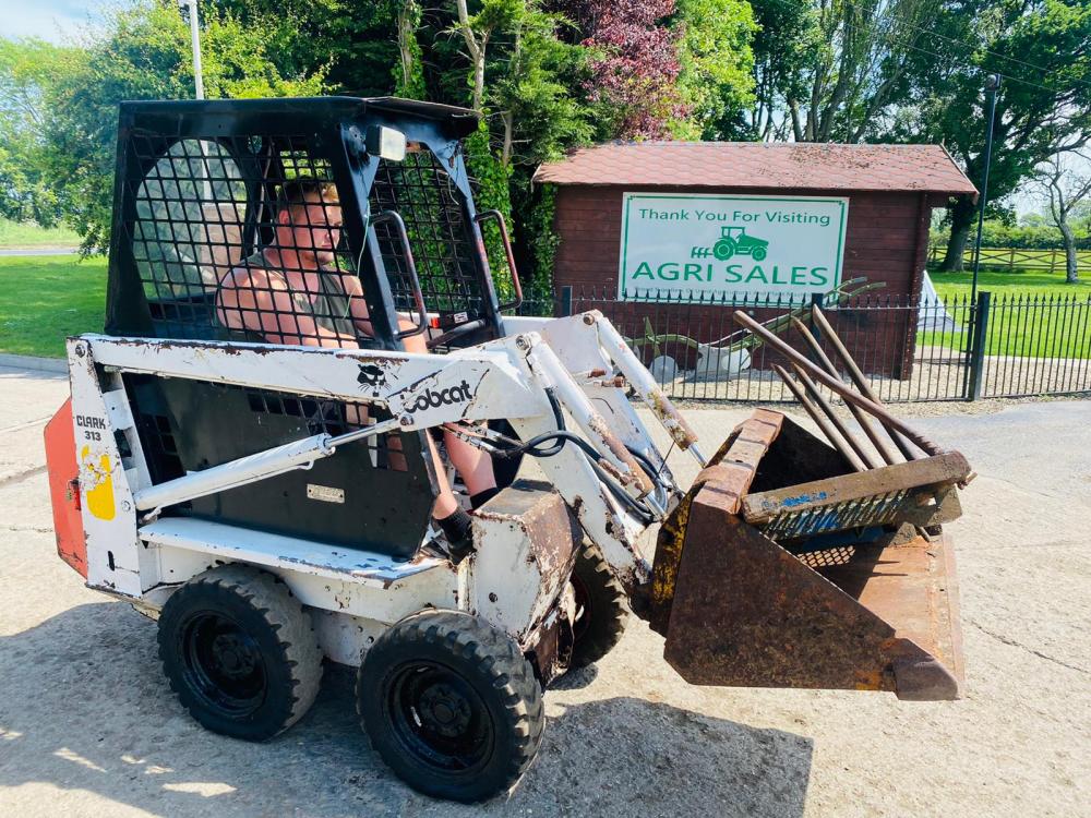 BOBCAT 313 SKIDSTEER C/W BUCKET & MUCK FORK