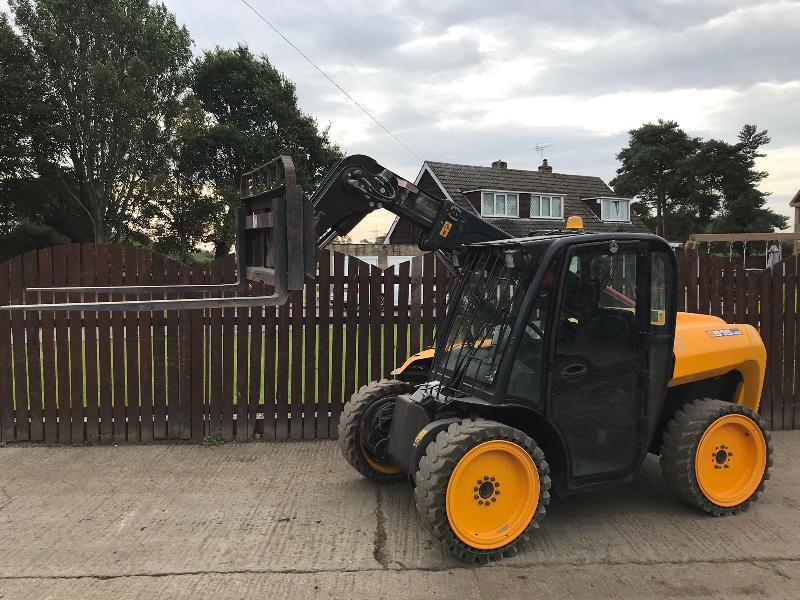JCB 515-40 TELEHANDLER ( YEAR 2011 ) * ONLY 1815 HOURS * ( PLEASE SEE ...