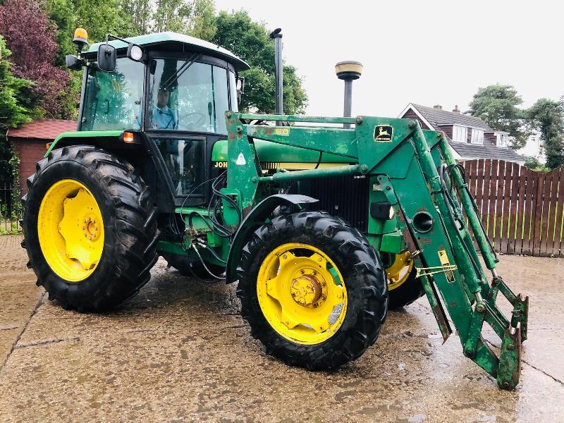 JOHN DEERE 3050 4WD TRACTOR C/W FRONT LOADER