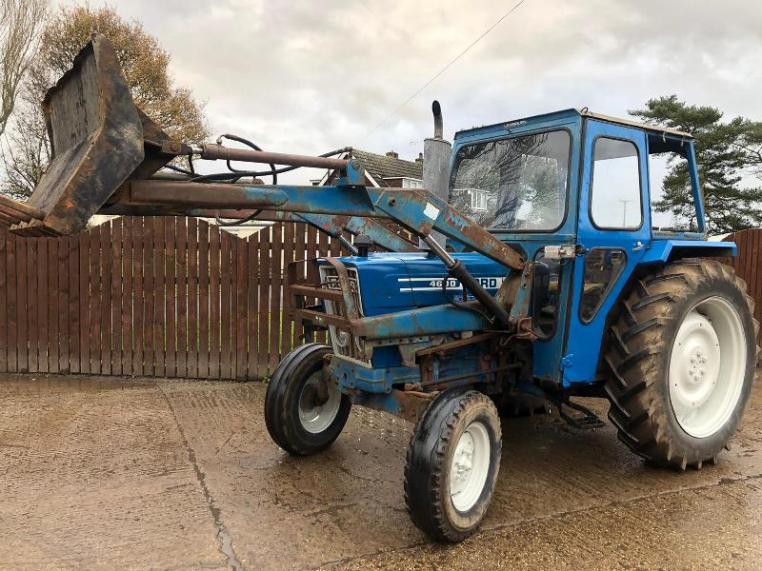 FORD 4600 TRACTOR C/W FRONT LOADER