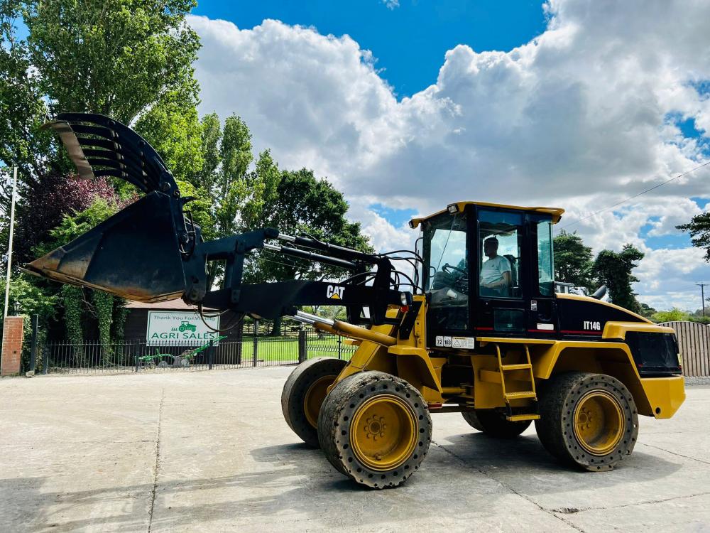 CATERPILLAR IT14G 4WD LOADING SHOVEL C/W HYDRAULIC GRAB BUCKET