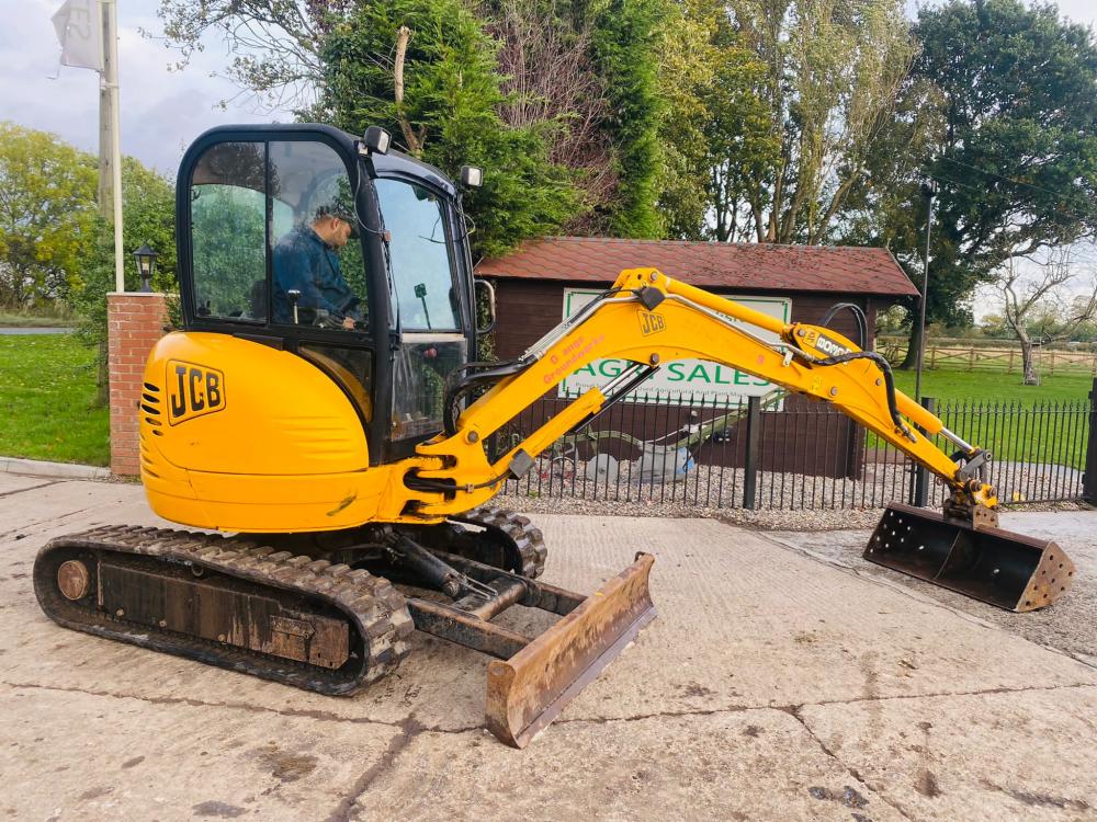 JCB 803 TRACKED EXCAVATOR *YEAR 2006 , 2502 HOURS* C/W OFF SET BOOM ...