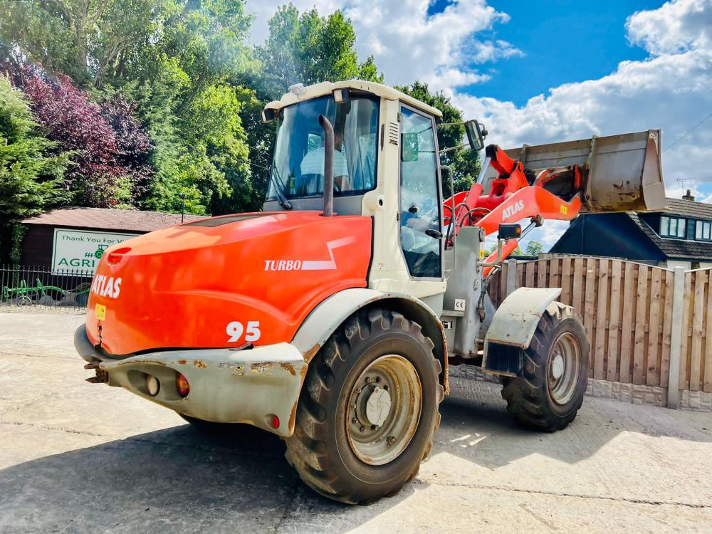 ATLAS 95 TURBO 4WD LOADING SHOVEL C/W REVERSE CAMERA