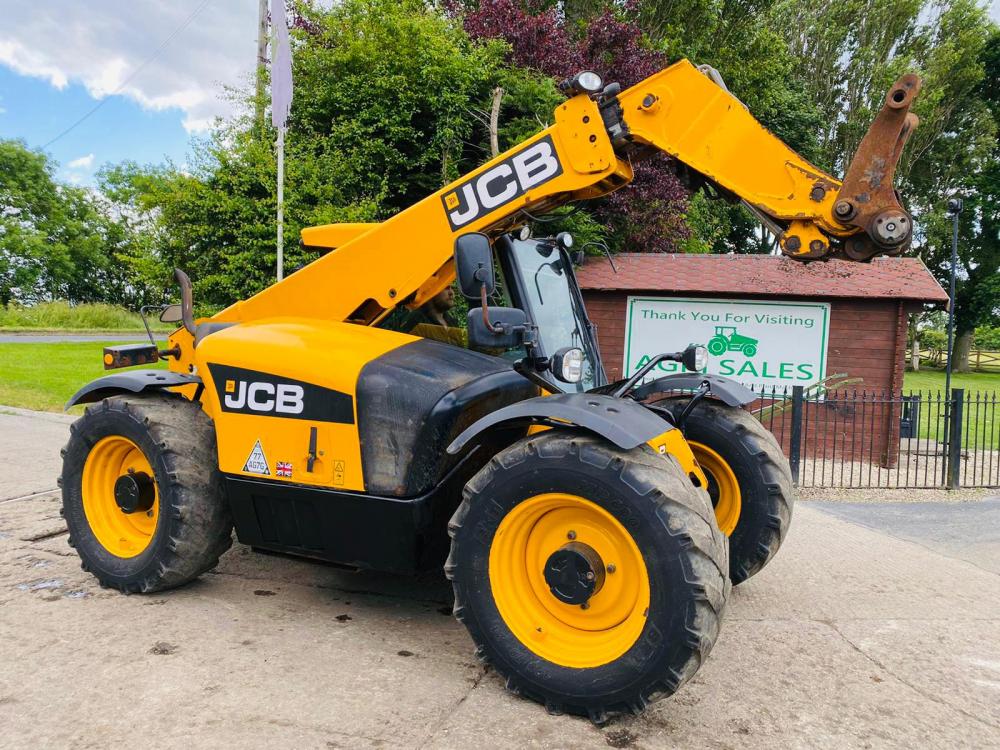 JCB 527-58 AGRI TELEHANDLER *YEAR 2012 , AG SPEC* C/W PICK UP HITCH