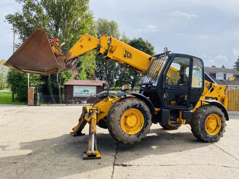 JCB 532-120 TELEHANDLER * 12 METER REACH * C/W 2 X SUPPORT LEGS & BUCKET