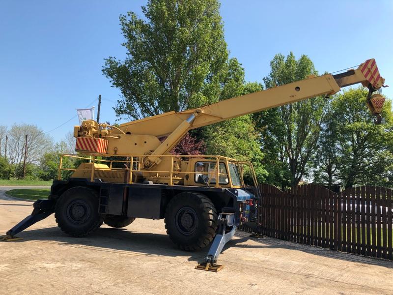 COLE HYDRA HUSKY 150T ALL TERRAIN CRANE ( PLEASE SEE VIDEO )