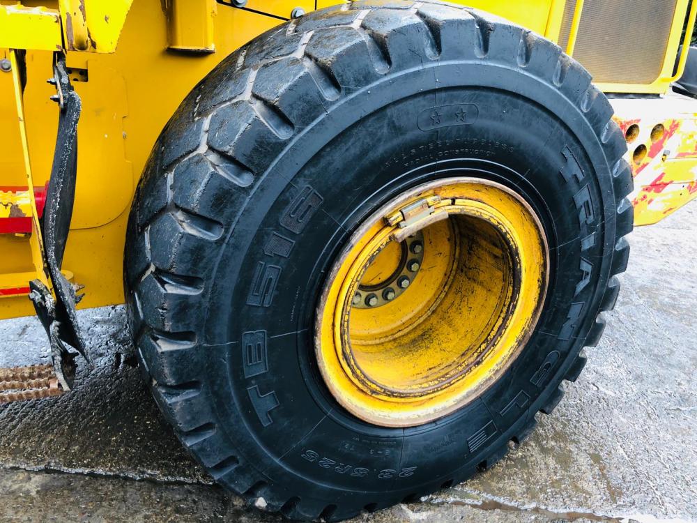 BELL L1806E LOADING SHOVEL * YEAR 2014 , ONE OWNER FROM NEW * PLEASE ...