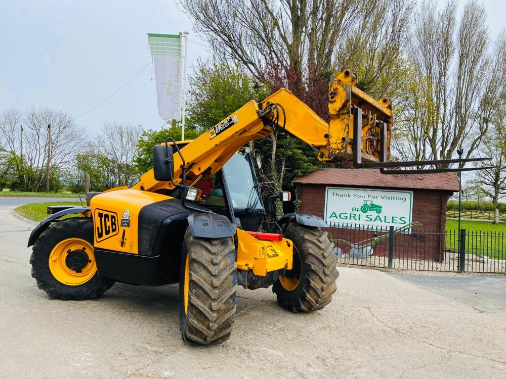 JCB 526-56 TURBO TELEHANDLER YEAR 2009 * MANUAL GEAR BOX * C/W PICK UP ...