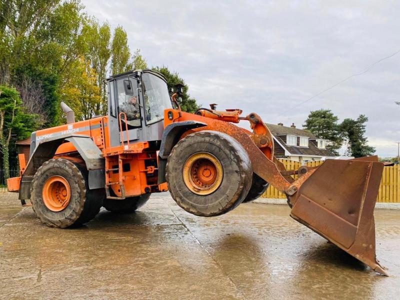 HITACHI LX290E 4WD LOADING SHOVEL ( NO FOOT BREAKS )
