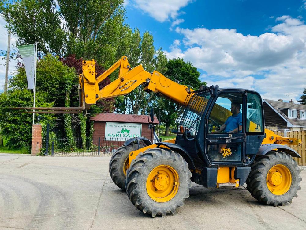 JCB 530-70 TURBO FARM SPECIAL * AG-SPEC , 8489 HOURS * C/W PICK UP ...