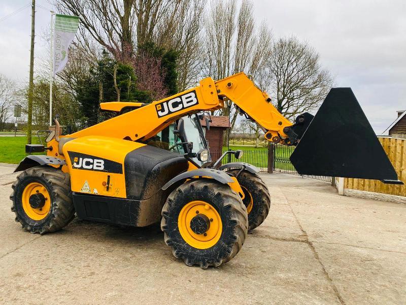 JCB 527-58 AGRI TELEHANDLER * YEAR 2011 * C/W PICK UP HITCH
