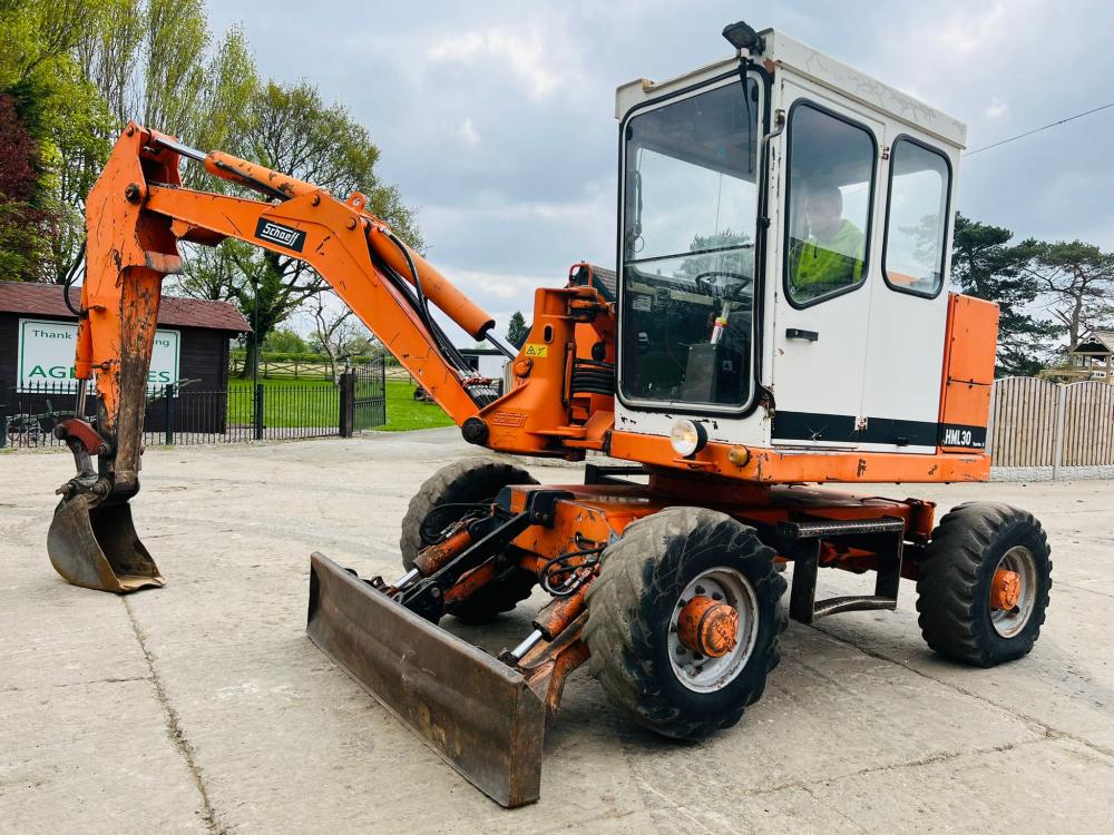 SCHAEFF HML30 4WD WHEELED EXCAVATOR C/W FRONT BLADE