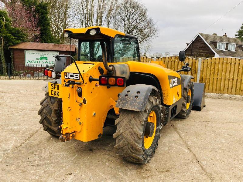 JCB 527-58 AGRI TELEHANDLER * YEAR 2011 * C/W PICK UP HITCH