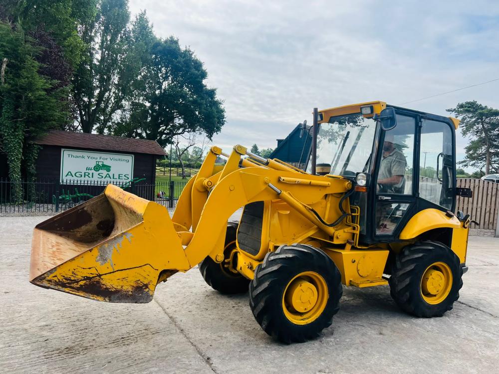 JCB 2CX 4WD AIRMASTER LOADING SHOVEL C/W SIDE TIP BUCKET