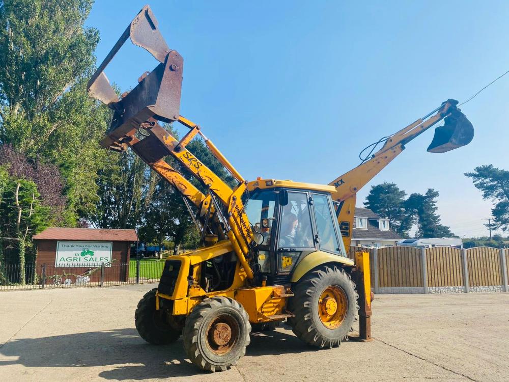 JCB 3CX PROJECT 8 4WD BACKHOE DIGGER C/W EXTENDING DIG
