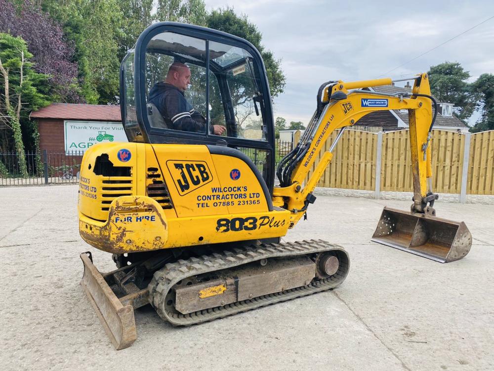 JCB 803 PLUS MINI DIGGER C/W BUCKET