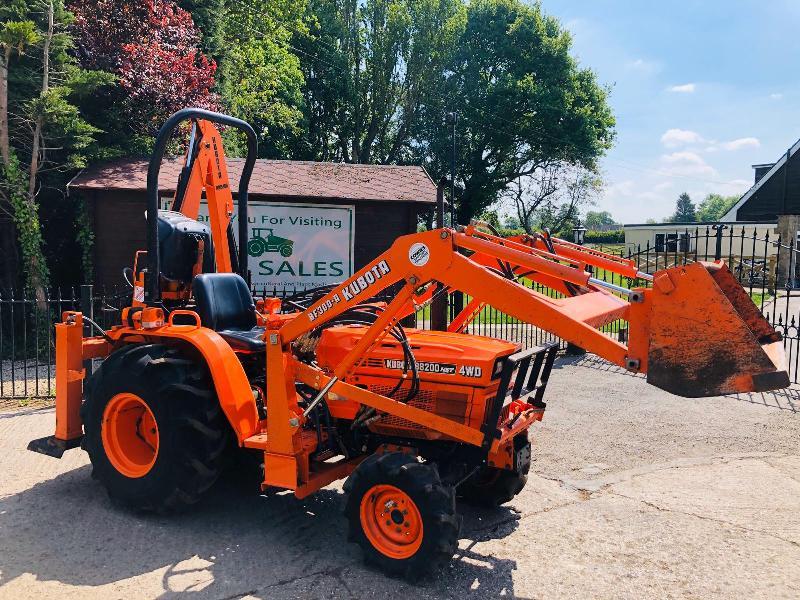KUBOTA B8200HST 4WD TRACTOR C/W REAR BACK ACTOR & LOADER