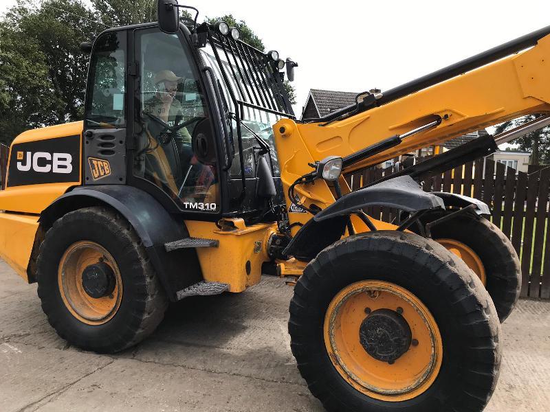 JCB TM310 PIVOT STEER TELEHANDLER ( YEAR 2012 ) ( PLEASE SEE VIDEO )
