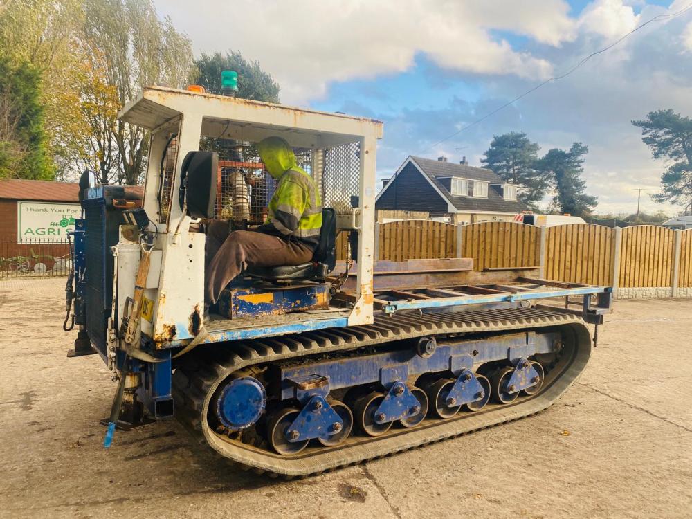MOROOKA 7 TON TRACKED MACHINE * YEAR 2006 * C/W FRONT SUPPORT LEGS