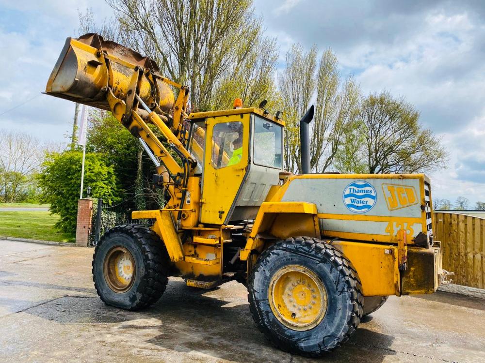 JCB 425 4WD LOADING SHOVEL C/W BUCKET