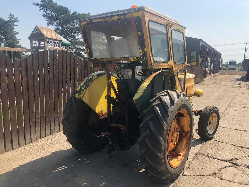FIAT 450 TRACTOR C/W DUNCAN CAB NON RUNNER ( PROJECT )