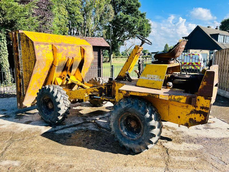 BENFORD 3000 4WD DUMPER C/W HYDRAULIC STRAIGHT TIP