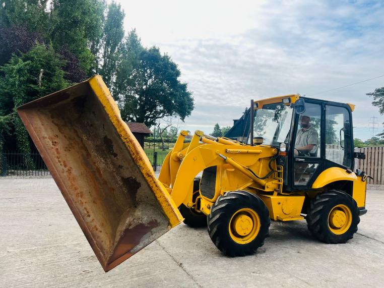 JCB 2CX 4WD AIRMASTER LOADING SHOVEL C/W SIDE TIP BUCKET