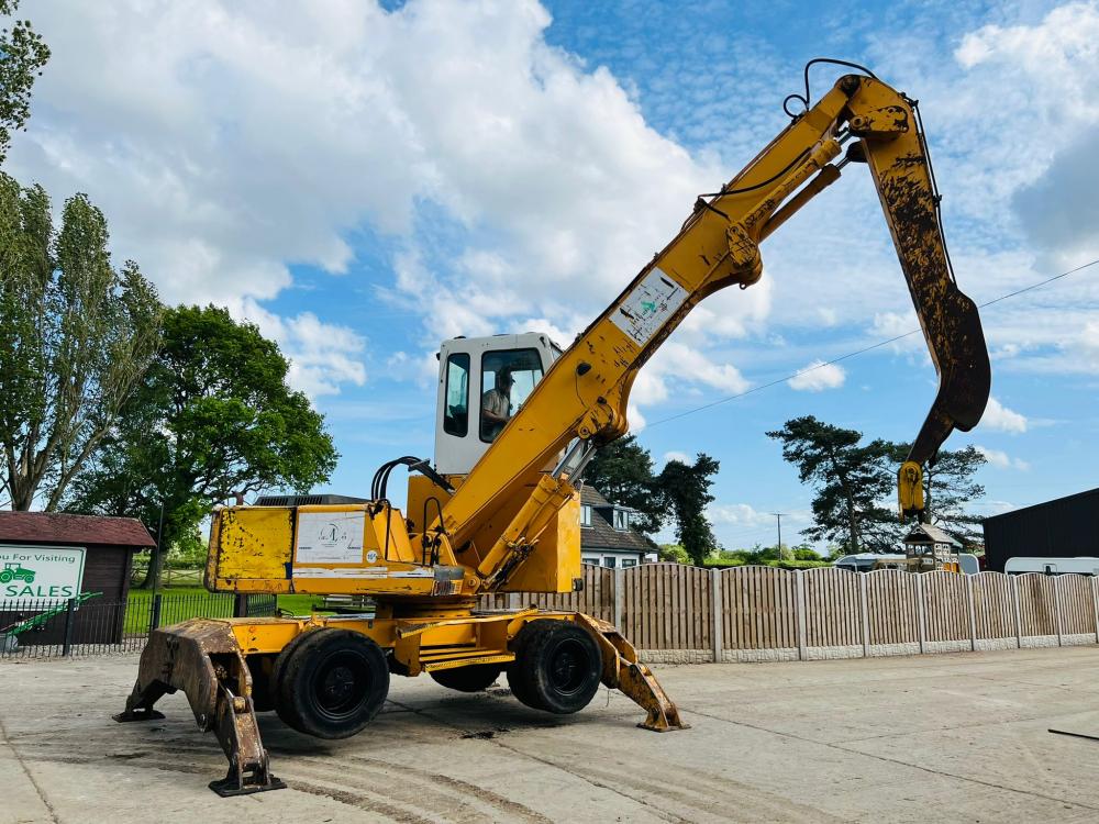 LIEBHERR A902 LITRONIC HIGH RISED CABIN SCRAP HANDLER * SEE VIDEO