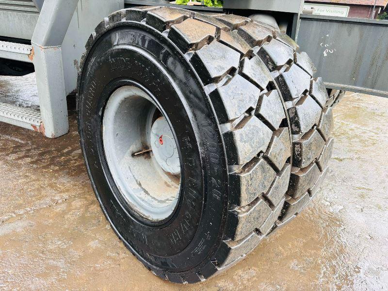 LIEBHERR 924C-HD HIGH RISED MATERIAL HANDLER C/W ROTATING LOG GRAB *VIDEO*