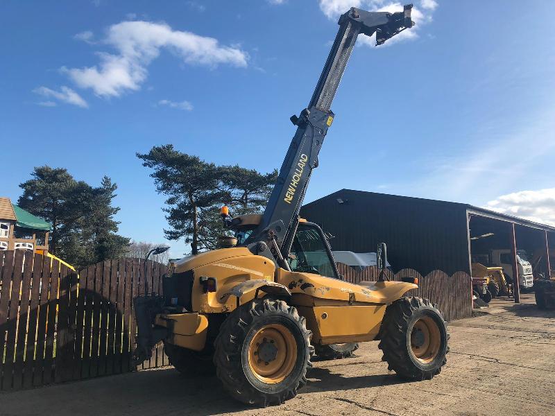NEW HOLLAND LM410 TURBO TELEHANDLER