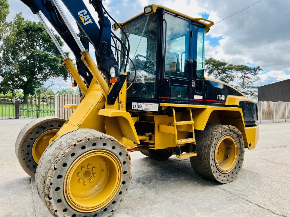 CATERPILLAR IT14G 4WD LOADING SHOVEL C/W HYDRAULIC GRAB BUCKET