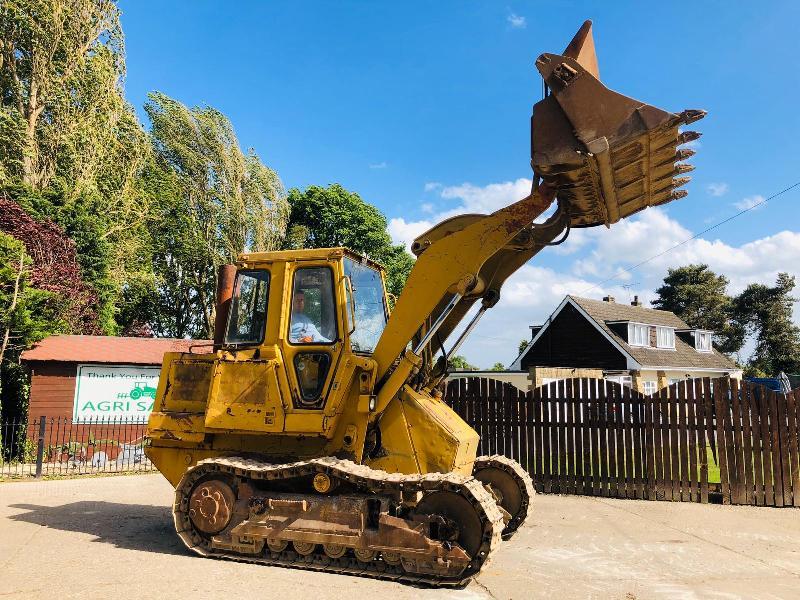 CATERPILLAR 953 TRACKED LOADER C/W FOUR IN ONE BUCKET