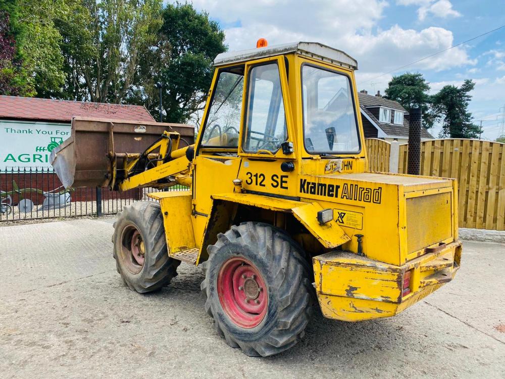 KRAMER ALL RAD 312-SE LOADING SHOVEL C/W BUCKET & TINES