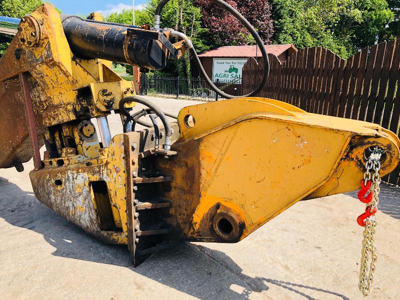SCRAP SHEAR TO SUITE 35 TON EXCAVATOR IN WORKING ORDER