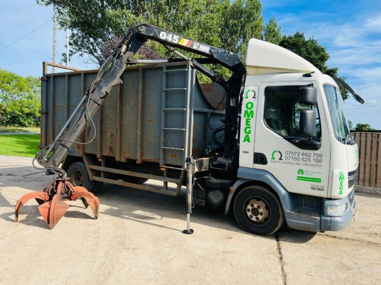 DAF 45.160 4X2 LORRY * YEAR 2013 * C/W HIAB 045 CRANE & 5 TINE GRAB