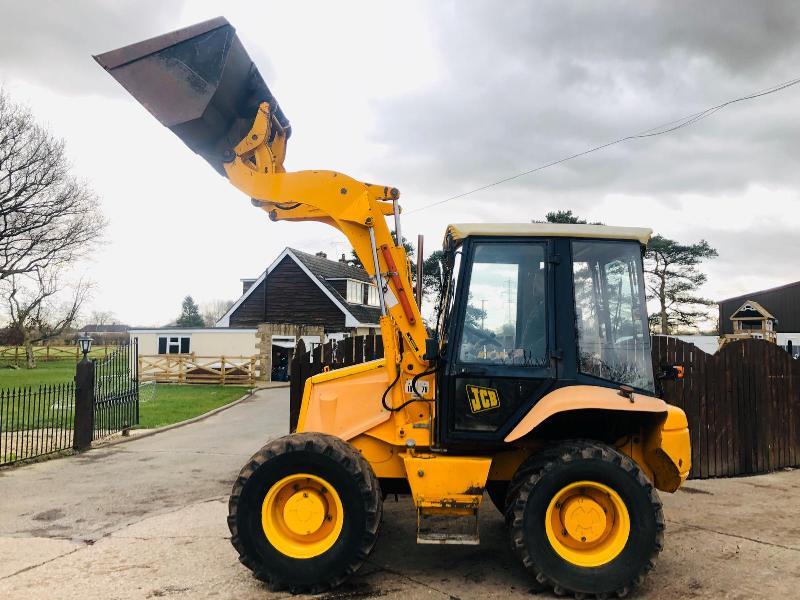 JCB 2CX FARM MASTER C/W PICK UP HITCH,BUCKET & PALLET FORKS * ONLY 4382 ...