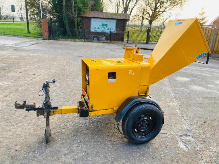 TOWABLE SINGLE AXLE WOOD CHIPPER